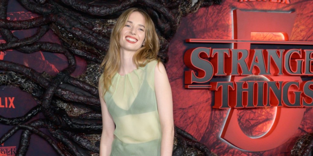 Maya Hawke And Christian Let Hutson Marry At Surprise Intimate ...