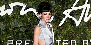 WATCH: Lily Allen Plays First Show In Seven Years As She Kicks Off New ...